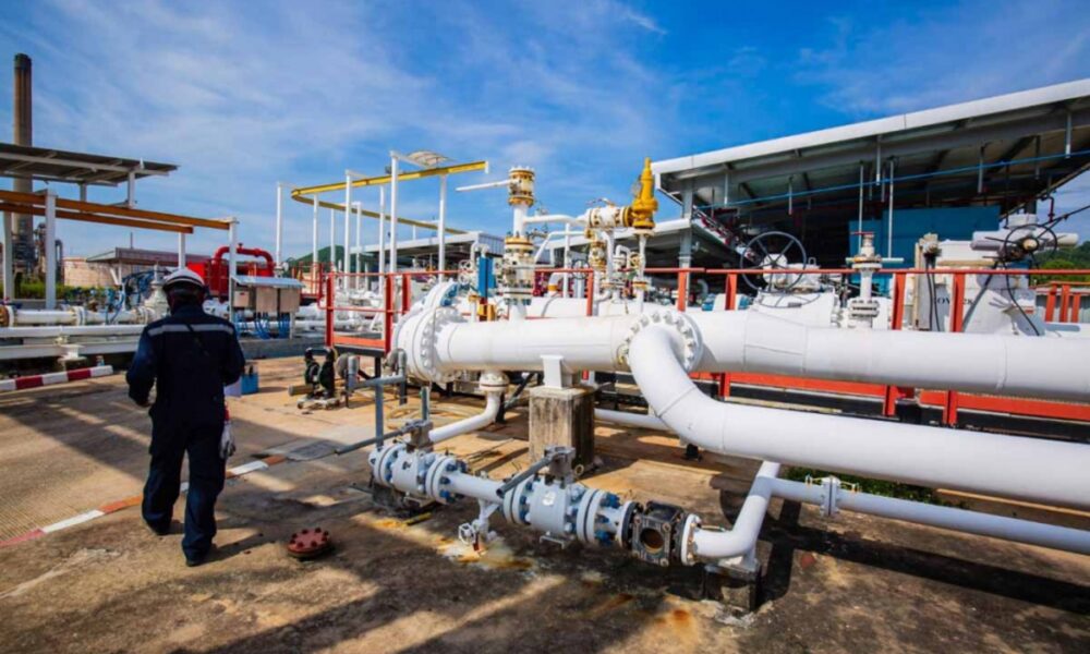 The Benefits and Challenges of Pipeline Maintenance: Ensuring ...